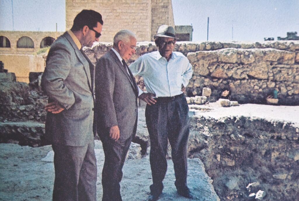 The Armstrong-Mazar Family | ArmstrongInstitute.org