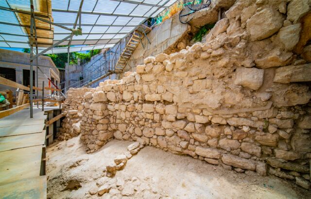 Discovered: Biblical Jerusalem's East Fortification Wall ...