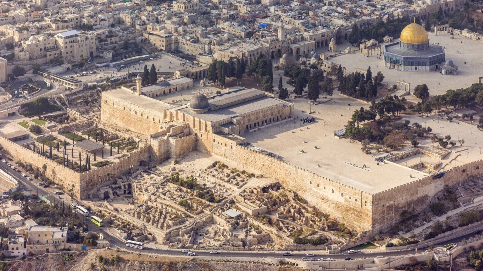 3,000-Year-Old Phoenician Electrum Earring Pendant Discovered in ...