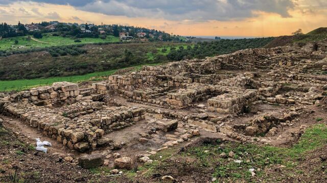 Gezer’s Carbon Finally Speaks: Solomonic City After All ...