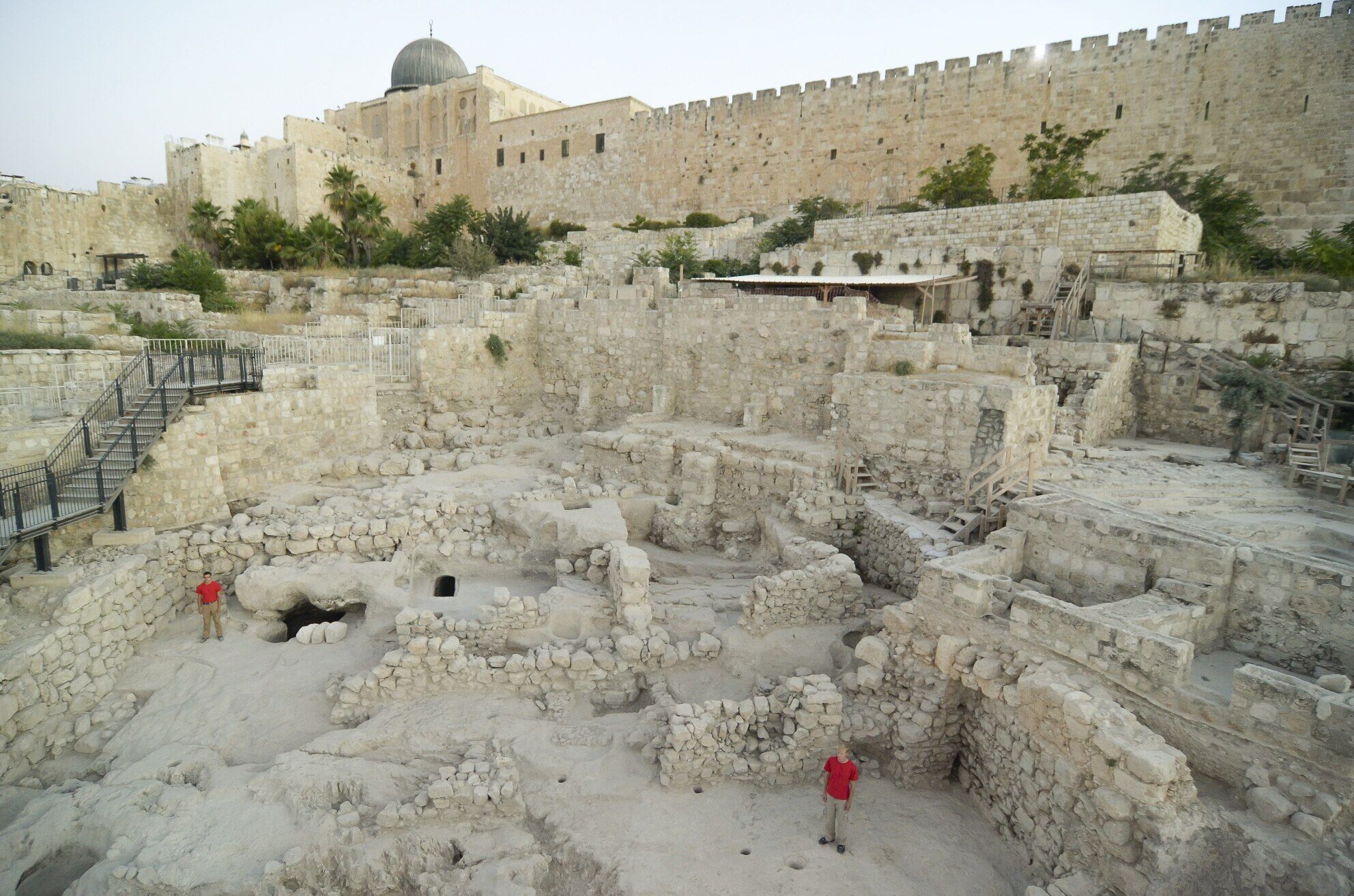 3,000-Year-Old Phoenician Electrum Earring Pendant Discovered in ...
